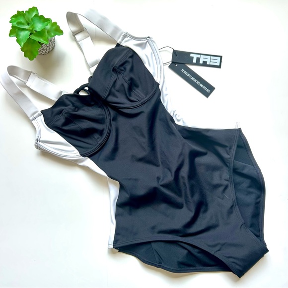 Ta3 | Swim | Sleek Black And White Onepiece Swimsuit With Sweetheart ...